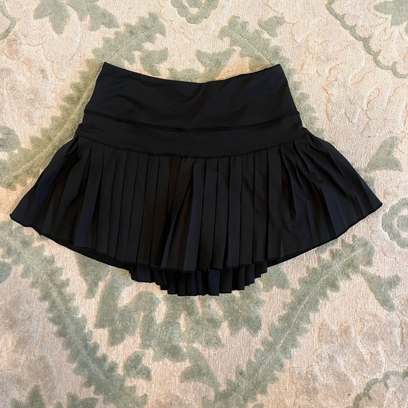 HALARA | Skirts | Halara Everyday 2in Mid Rise Side Pocket Pleated ...